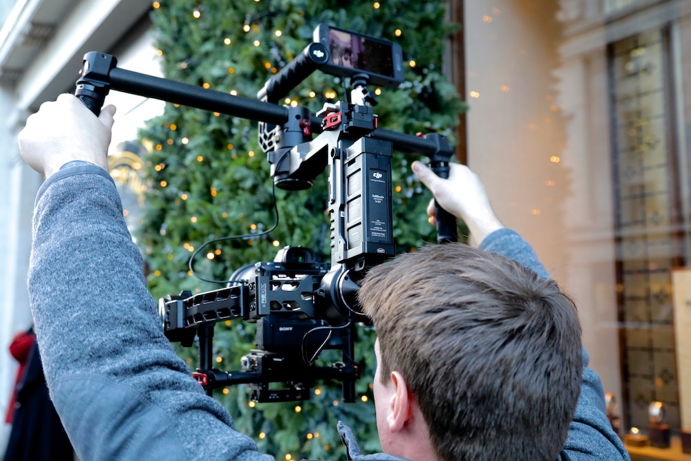 MoVI: The Game Changing Handheld Stabilising Rig | LIQUONA